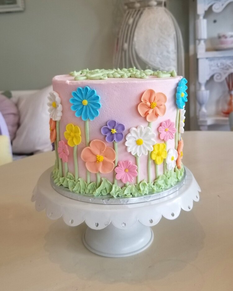 Flower Chain Cake – My Little Cupcake